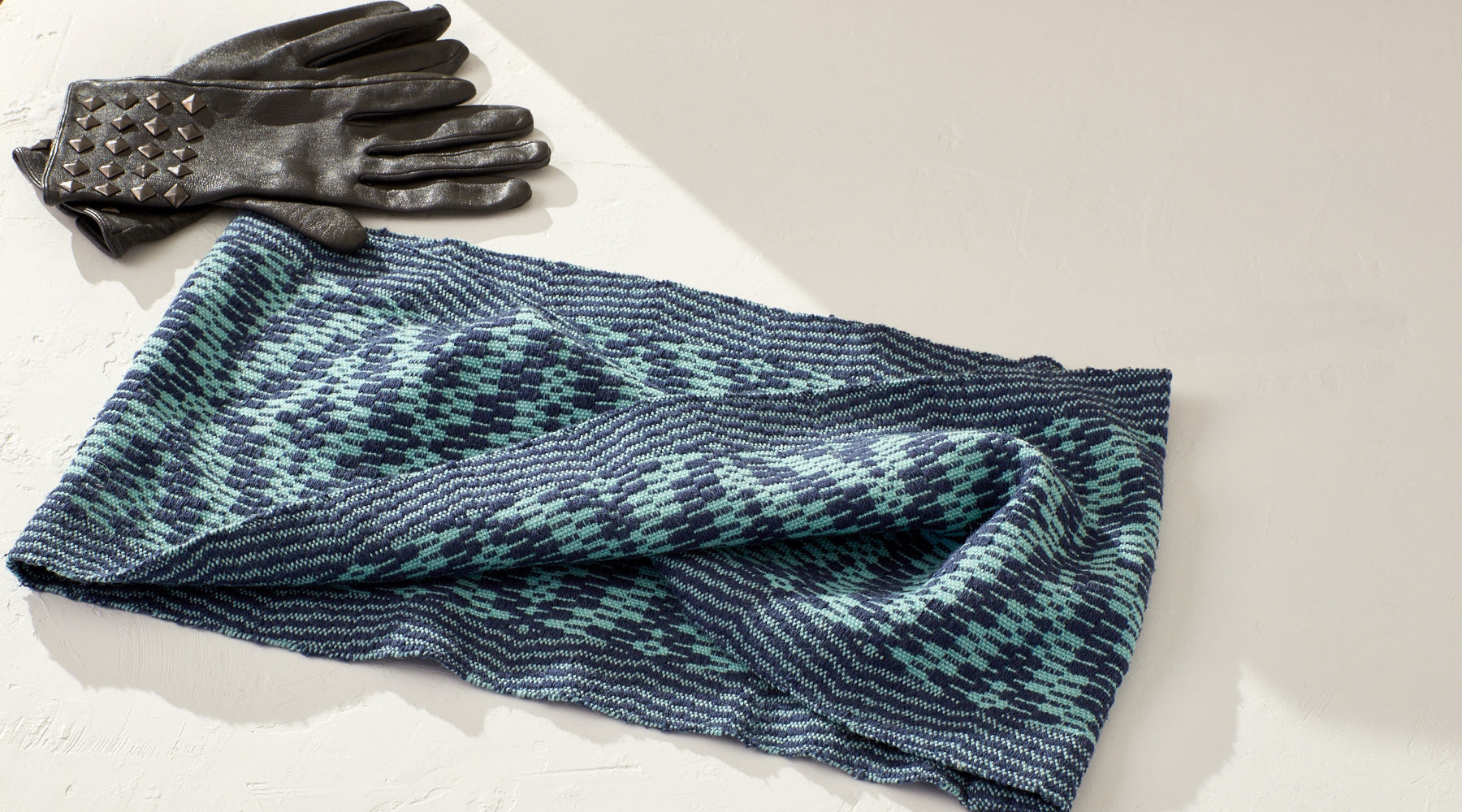 Gist Yarn - Weaving Yarn and Looms