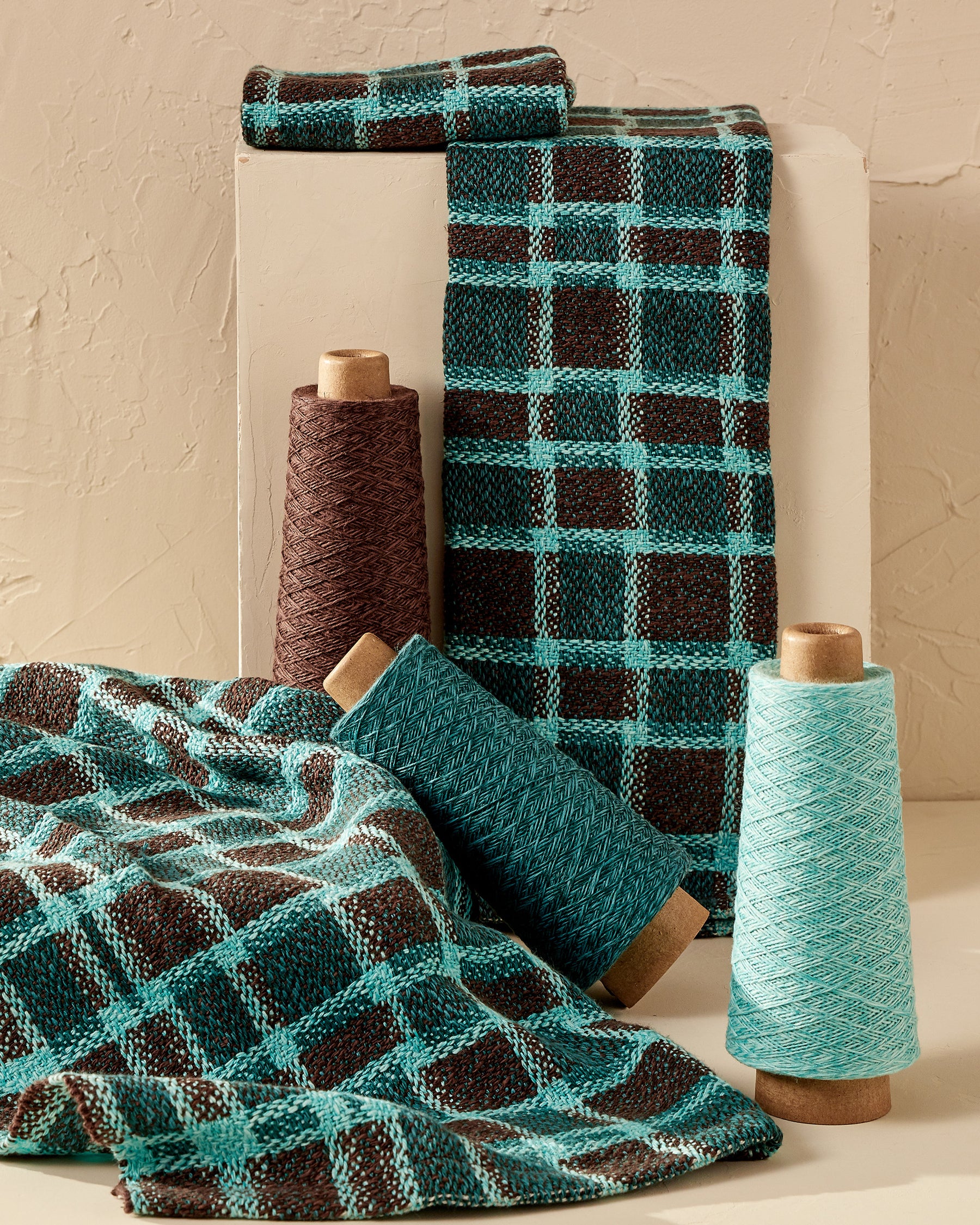 Gist Yarn - Weaving Yarn and Looms