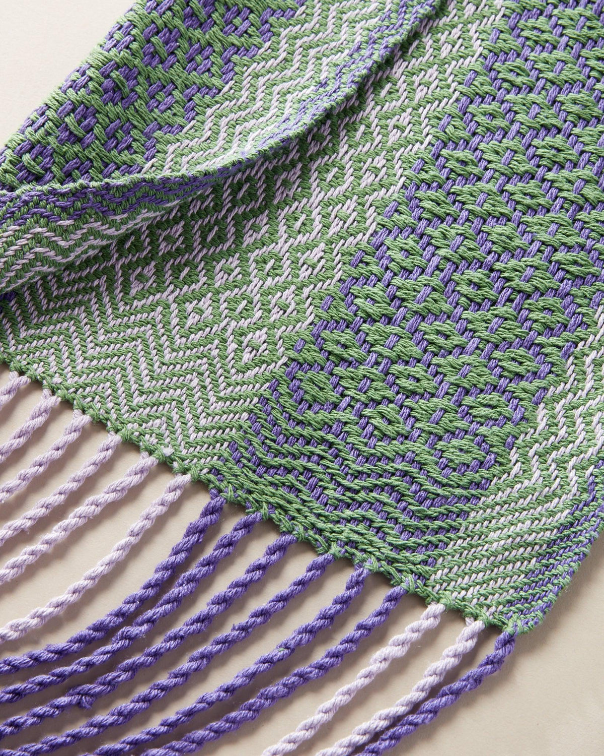Rippling Diamonds Scarf Weaving Pattern - Gist Yarn