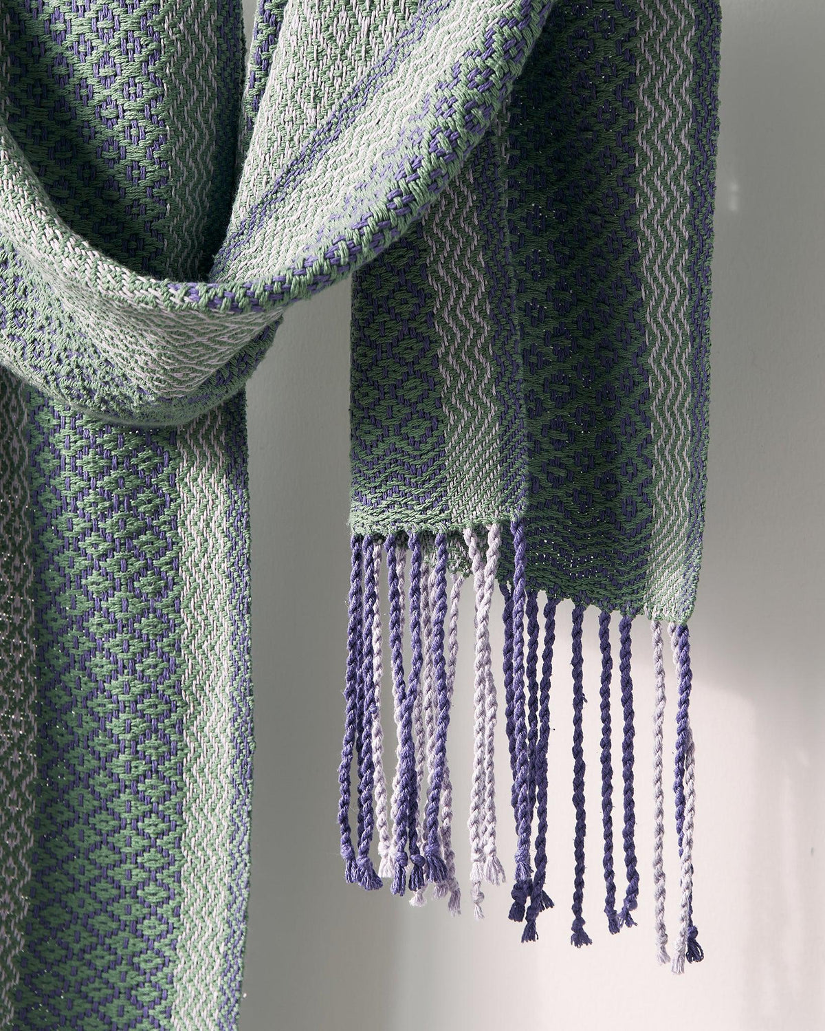 Rippling Diamonds Scarf Weaving Pattern - Gist Yarn